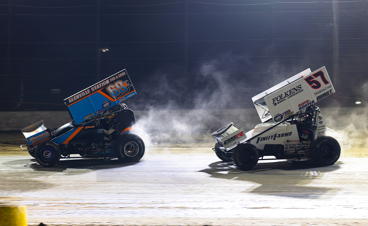 RacinBoys News - Bell Fends Off Larson at Volusia