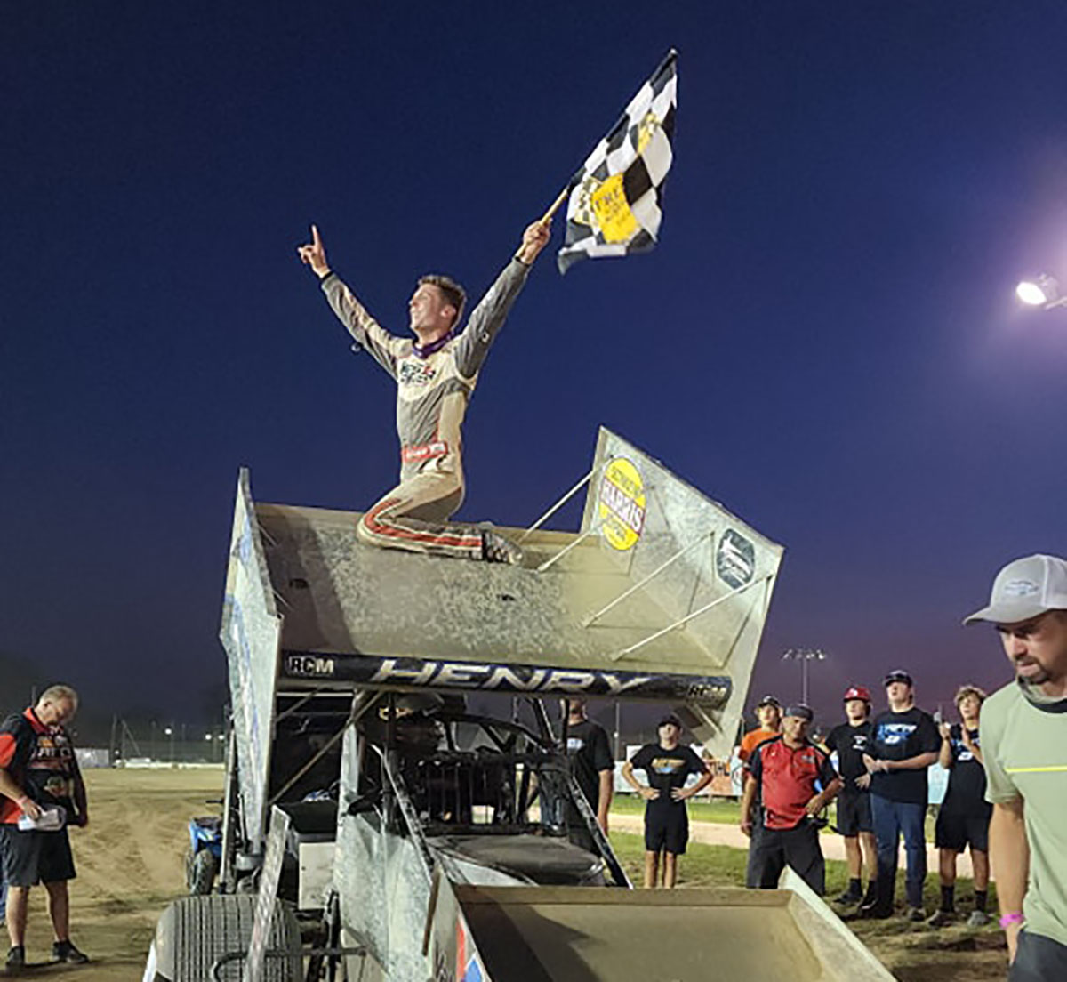 RacinBoys News - Kalib Henry switches lanes and gets 3rd Fremont 410 win