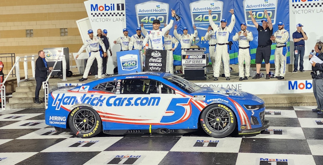 RacinBoys News - Larson beats Buescher at Kansas Speedway in NASCAR's ...