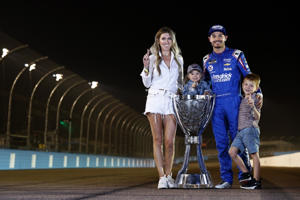 RacinBoys News - NASHVILLE NOTEBOOK: Larson celebrates at Disneyland ...