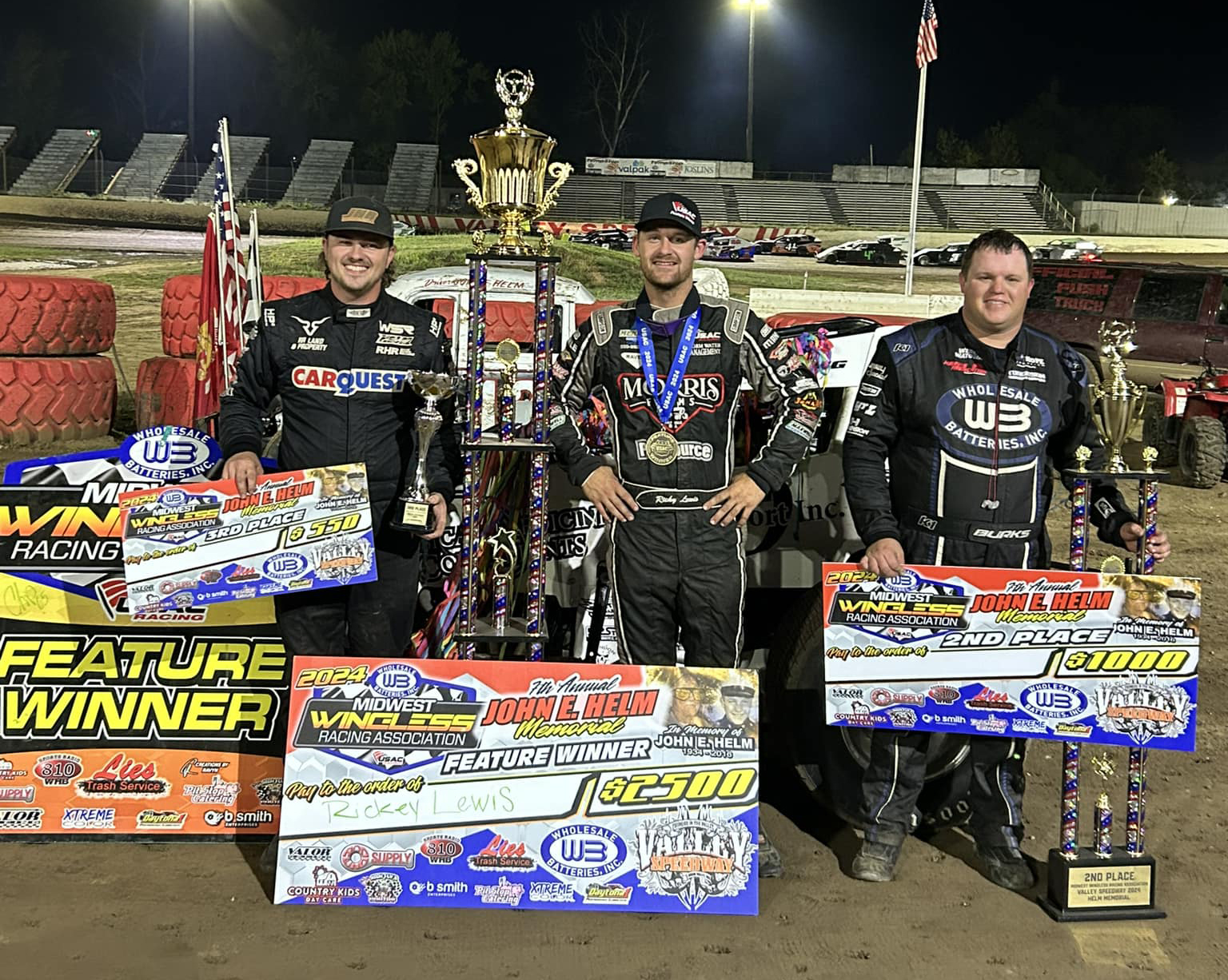 RacinBoys News - Ricky Lewis prevails at Valley Speedway